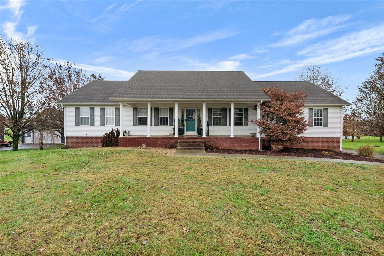 166 Red Barn Way, For Sale in Cave City - Zoocasa