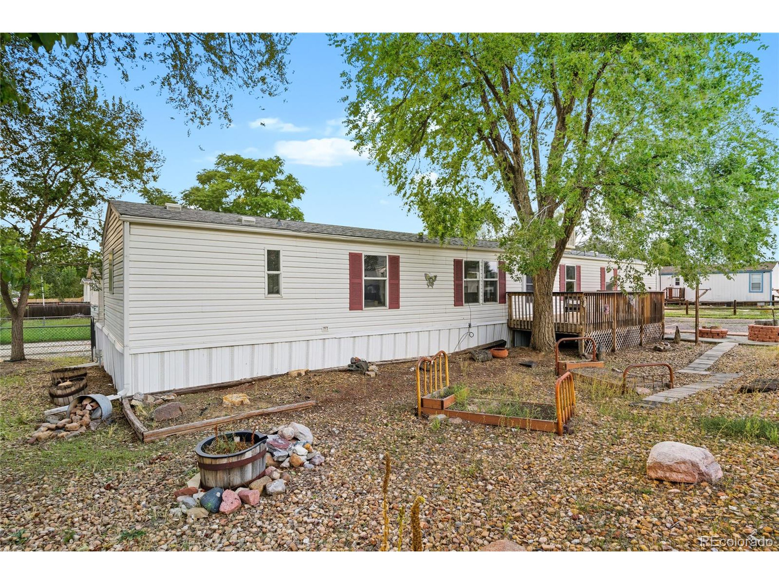 101 Wooster Dr, For Sale in Firestone - eXp Realty