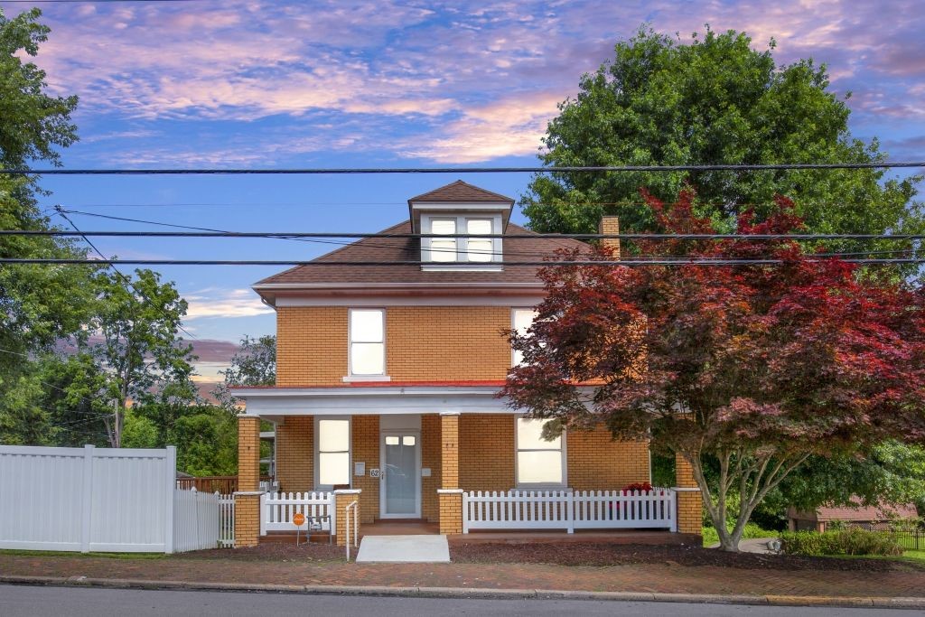 62 1 St St, For Sale in North Irwin - eXp Realty