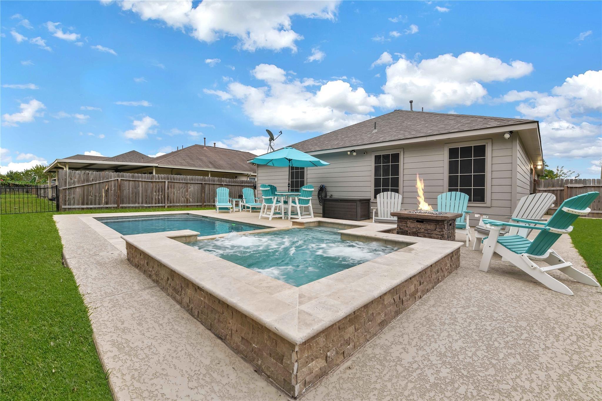 5519 Cinnamon Lake Dr, For Sale in Baytown - eXp Realty