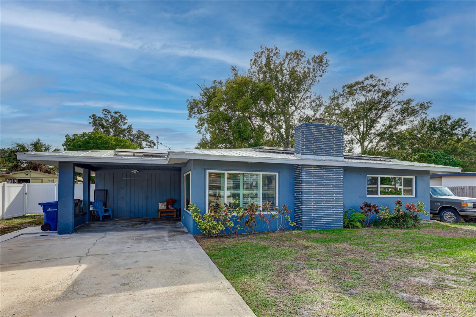 2210 Outer Dr, Sold in SARASOTA - Zoocasa