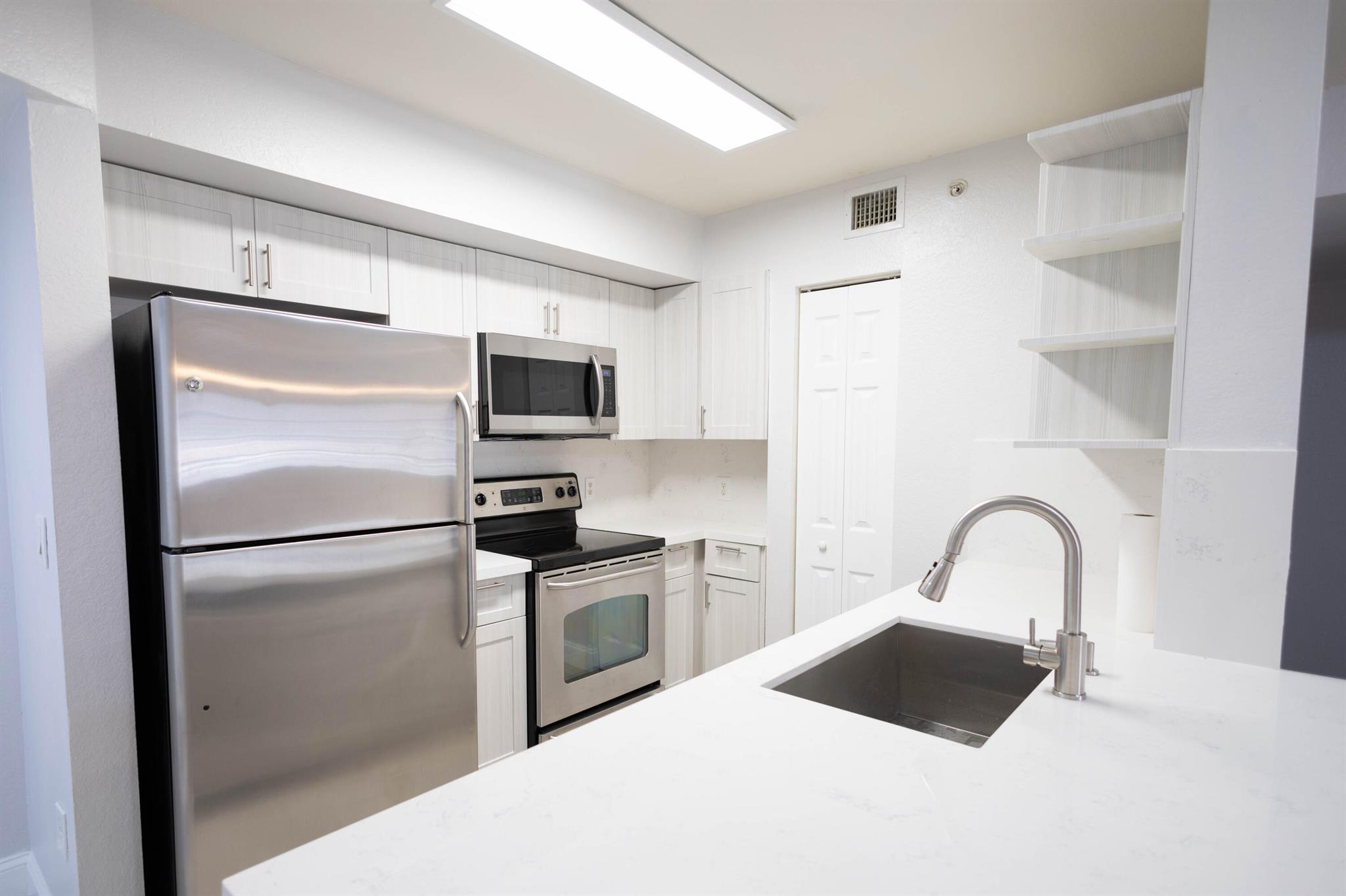 206 - 6753 Heritage Grande, For Rent in Boynton Beach - Zoocasa