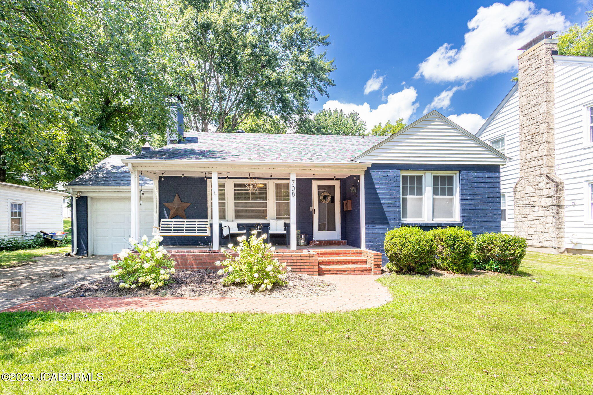 708 Cardinal St, For Sale in Jefferson City - eXp Realty
