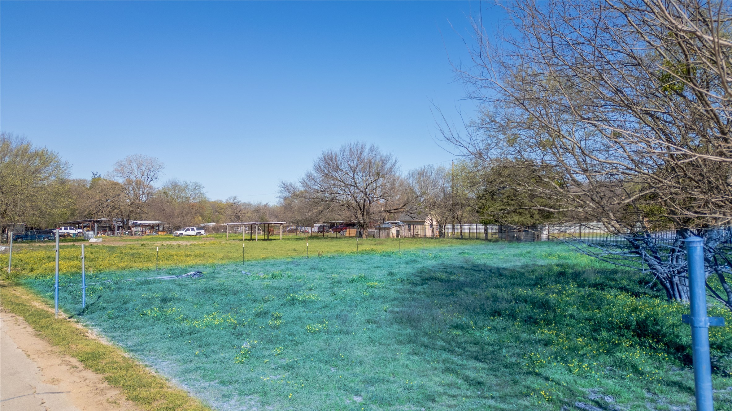 1959 Mickey Dr, For Sale in Dallas - Zoocasa