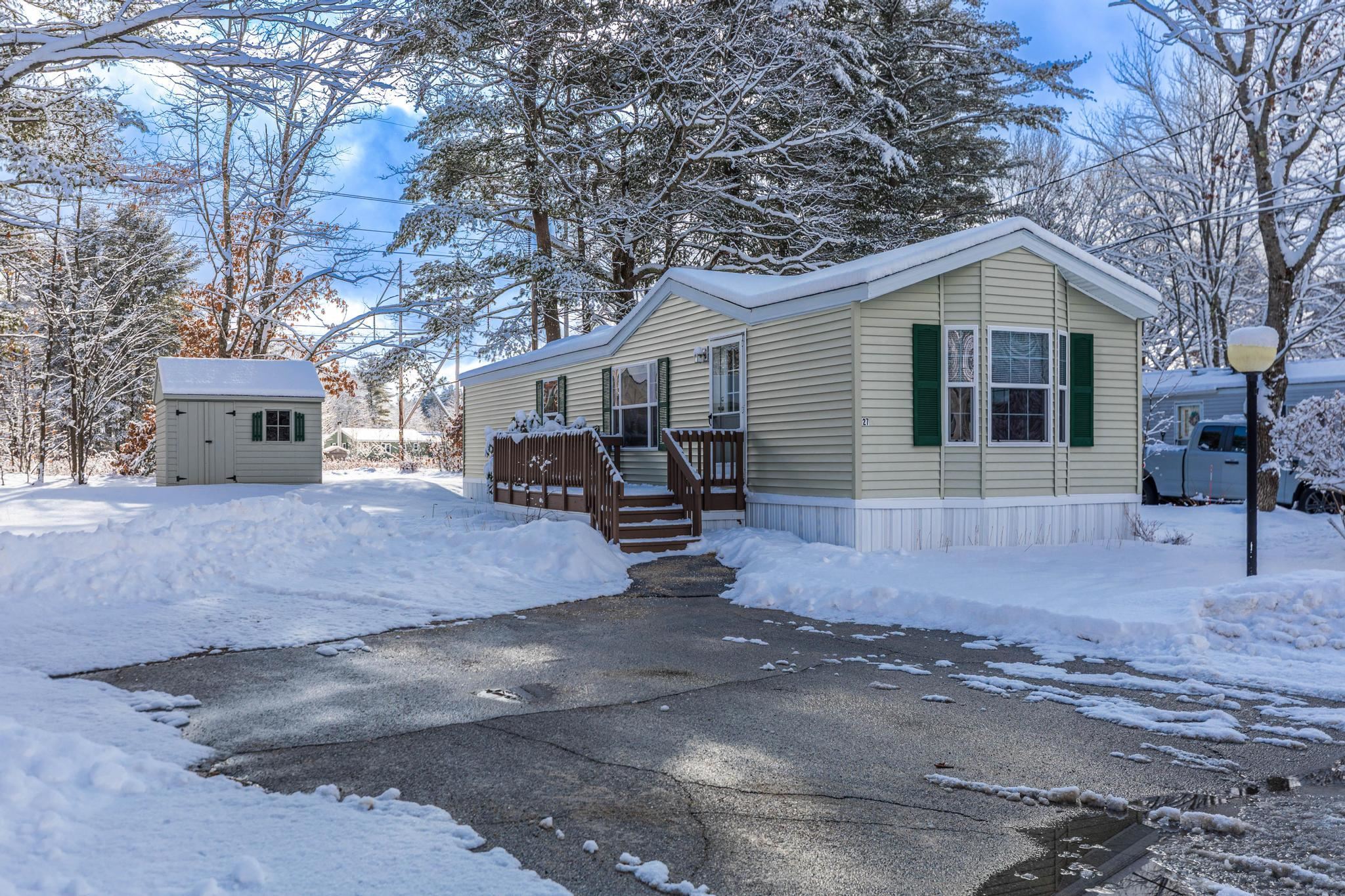 27 Melrose Dr, For Sale in Rochester - eXp Realty