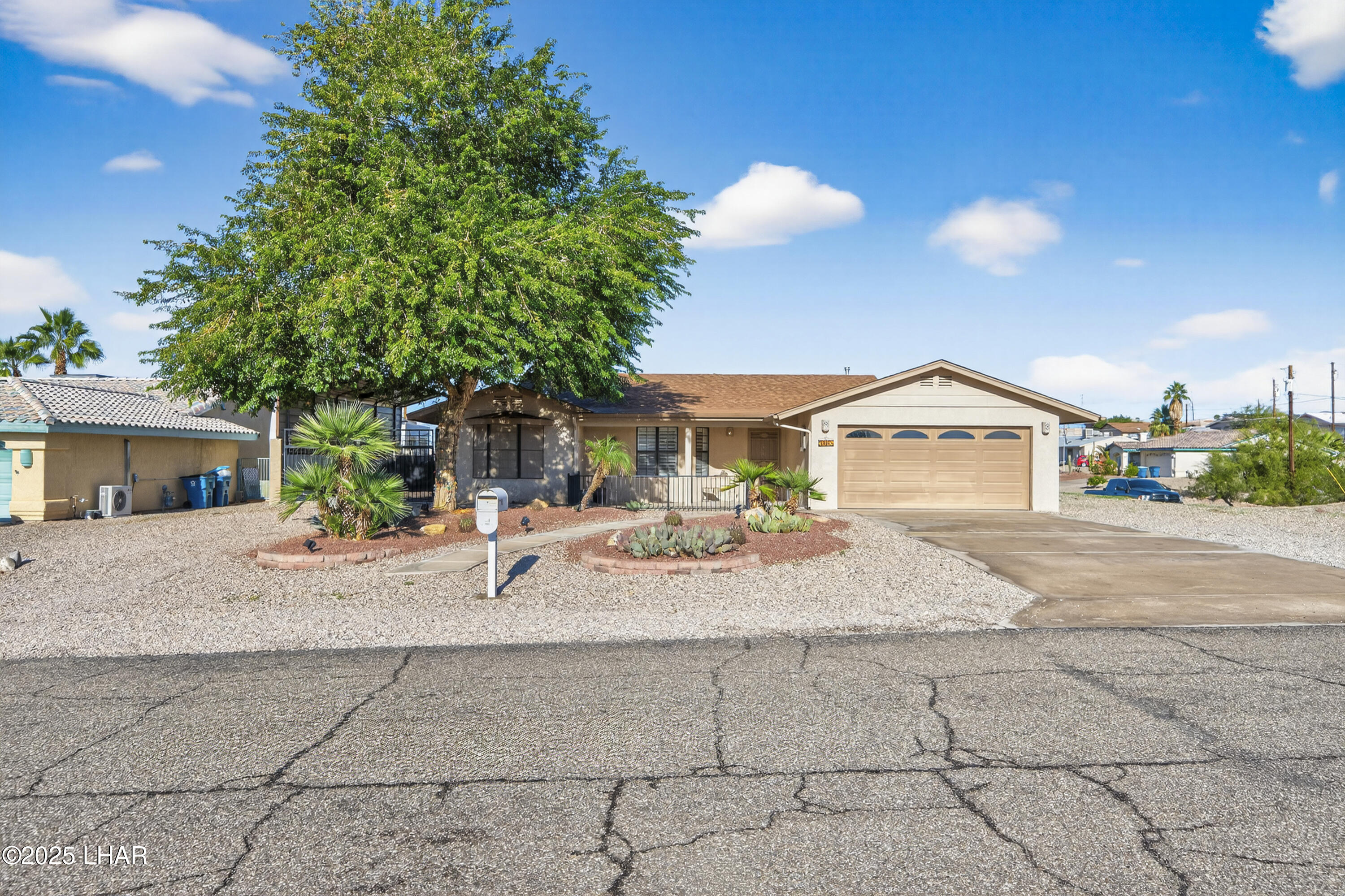 3465 Cinnamon Dr, For Sale in Lake Havasu City - eXp Realty