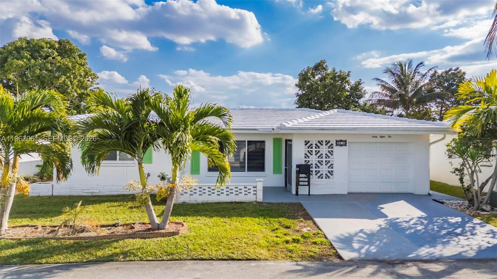 6810 Nw 74 Th Pl, For Sale in Tamarac - eXp Realty