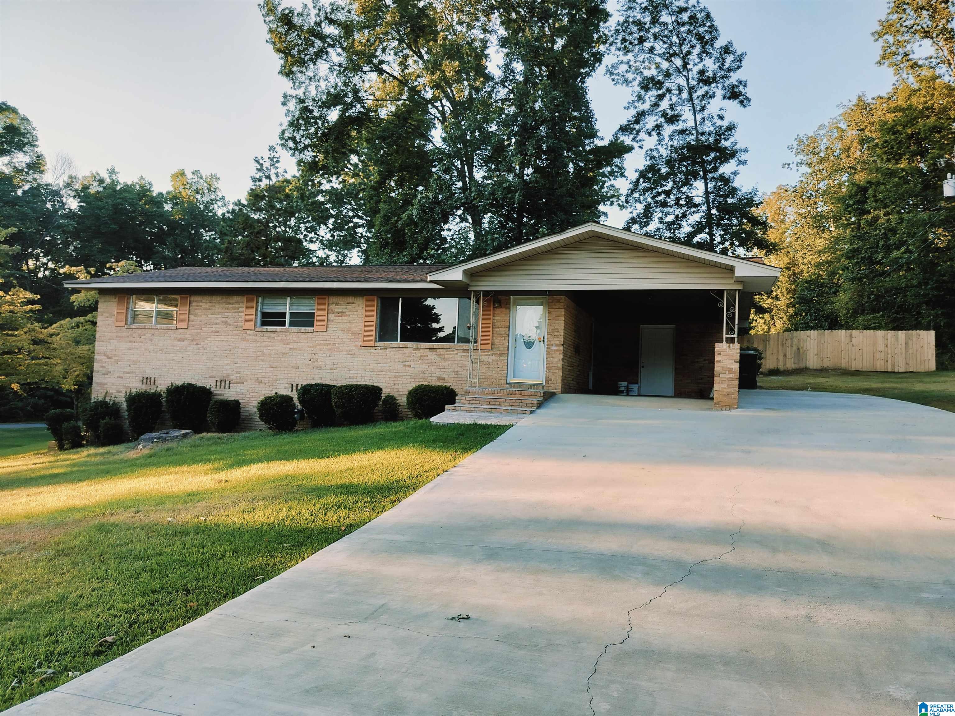 1657 Pinewood Drive, For Sale in Cullman - Zoocasa