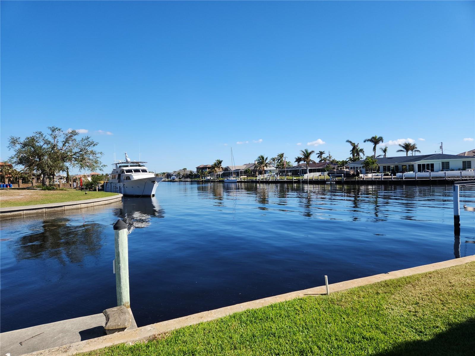 2215 Palm Tree Dr, Sold in PUNTA GORDA - Zoocasa