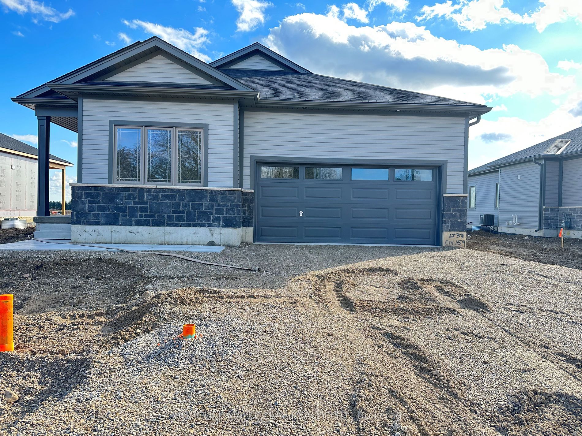 159 Ellen St, Leased in Atwood - Zoocasa