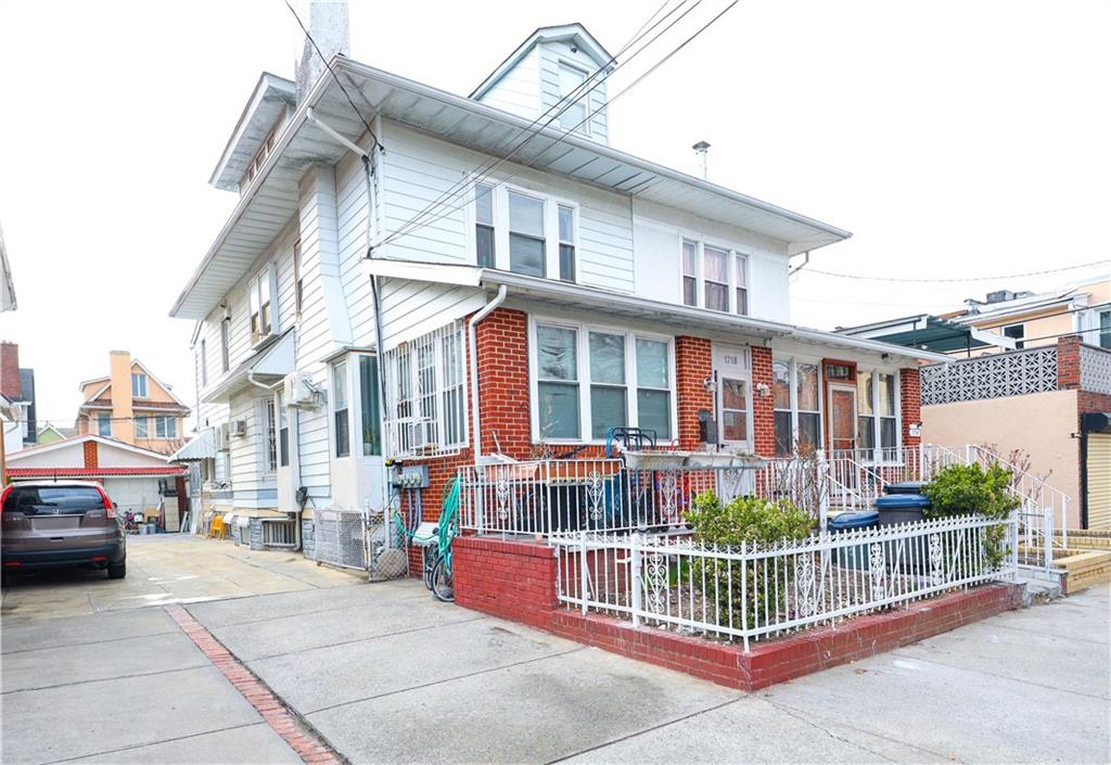 1718 W 11 Th St, For Sale in Brooklyn - Zoocasa