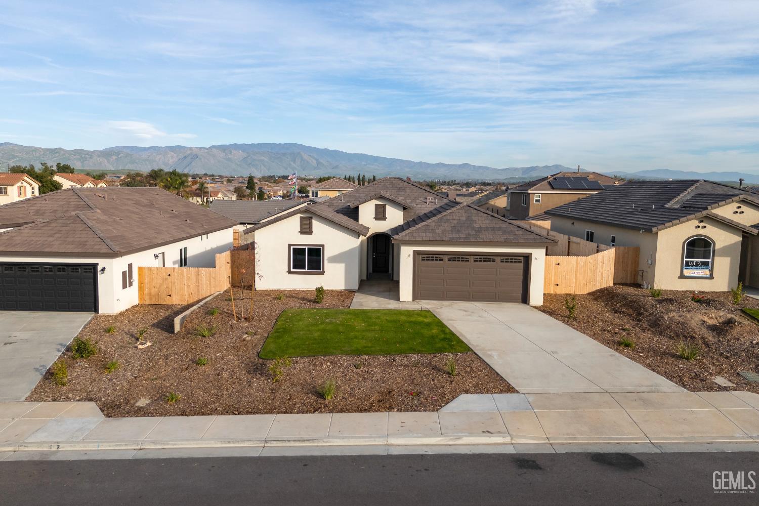 6209 Bountiful Hills Dr, For Sale in Bakersfield - eXp Realty