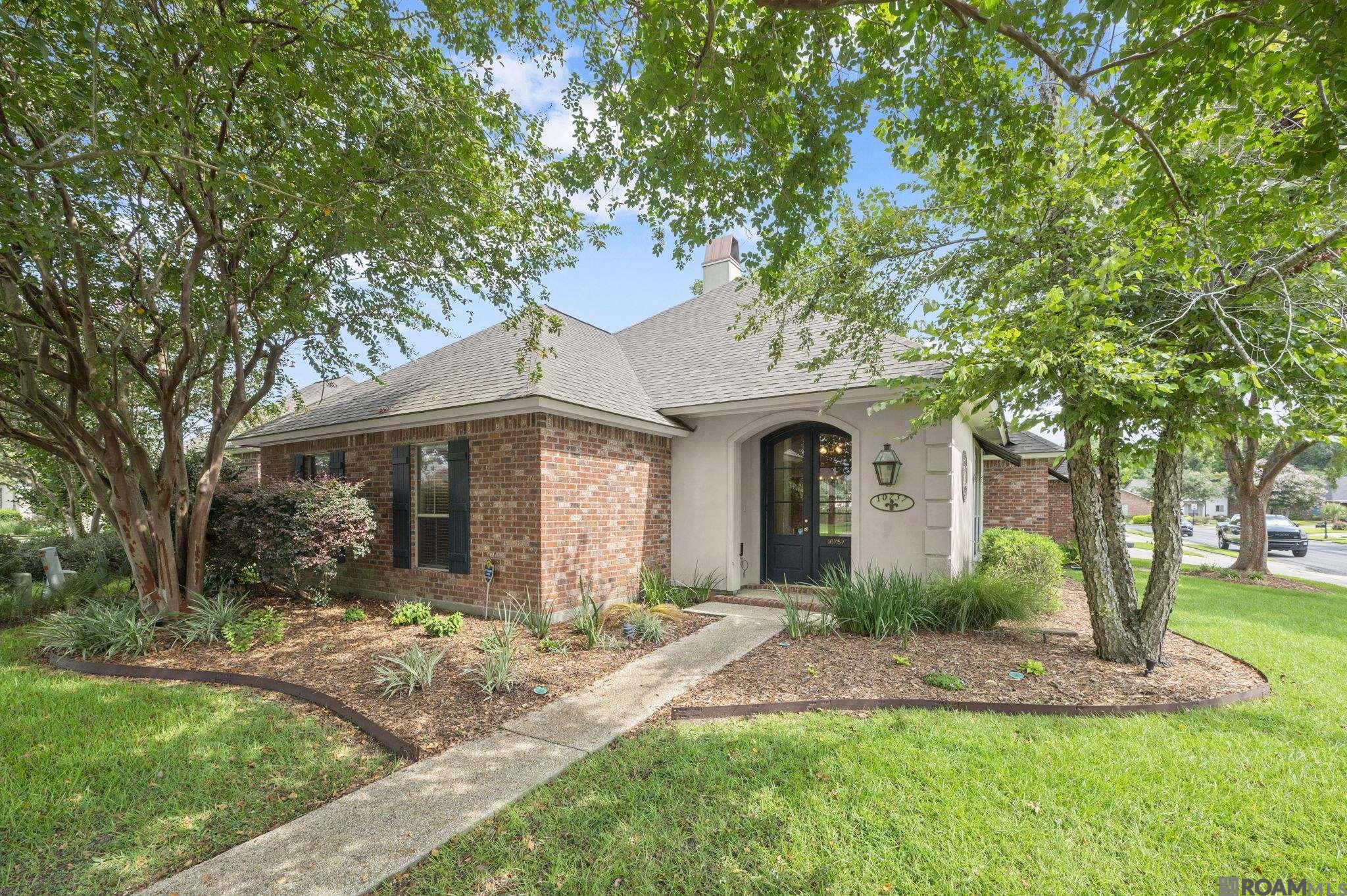 10757 Oakley Trace Dr, For Sale in Baton Rouge - eXp Realty