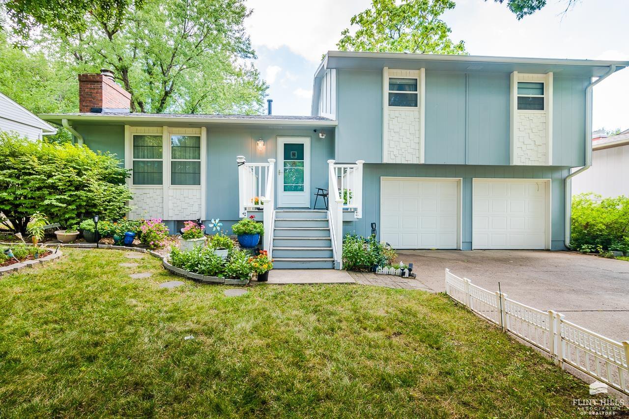 1328 Overlook Dr, For Sale in Manhattan - eXp Realty