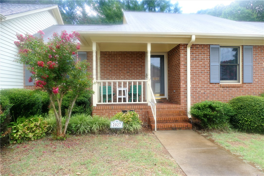 2027 Cardinal Park Dr, Sold in Anderson - Zoocasa