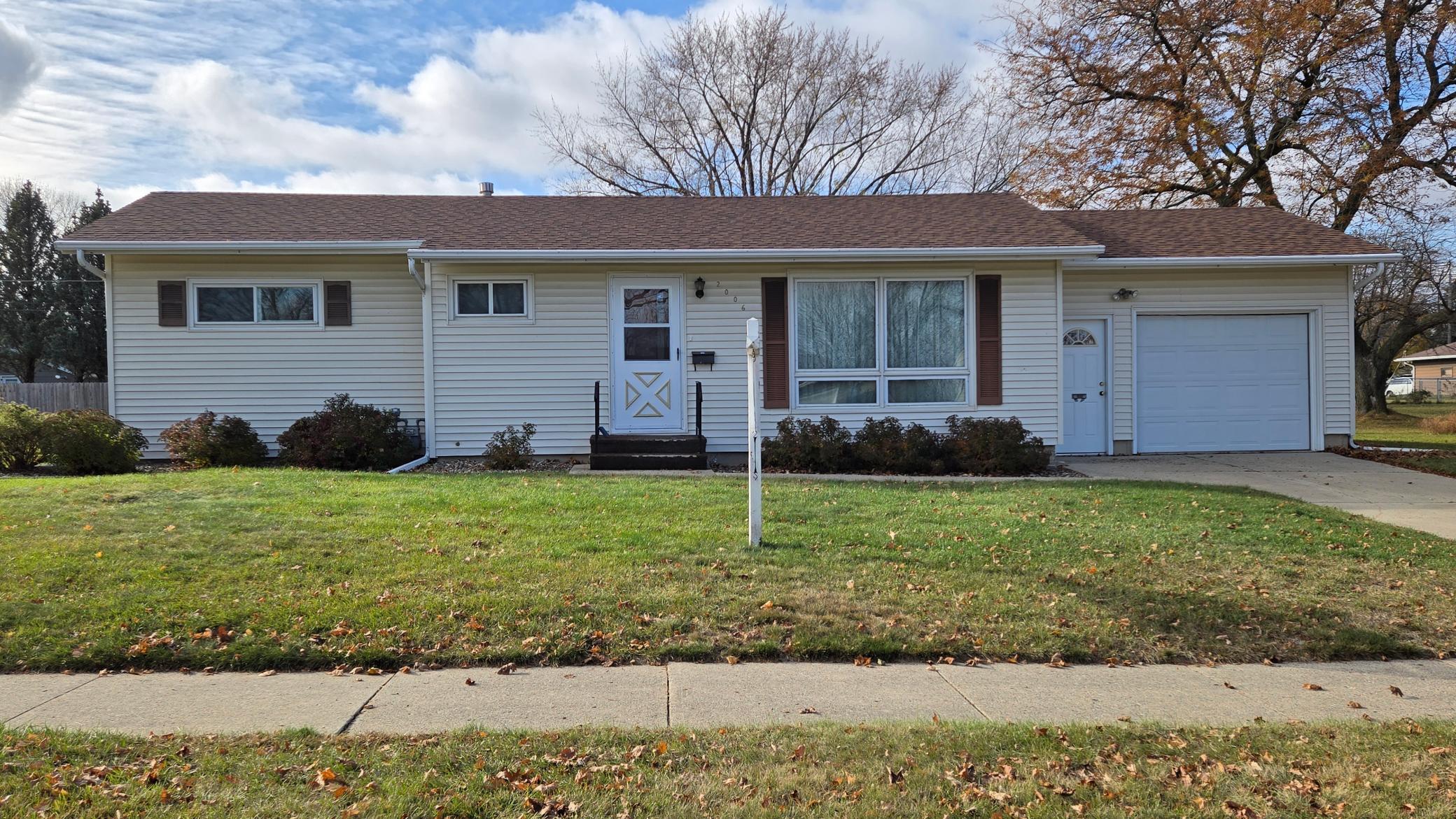 2006 11 Th St Sw, Sold in Austin - Zoocasa