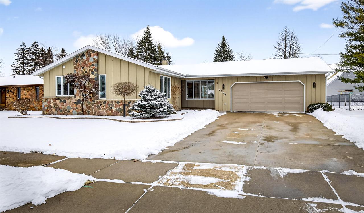 2308 N Appleton Street, For Sale in APPLETON - eXp Realty