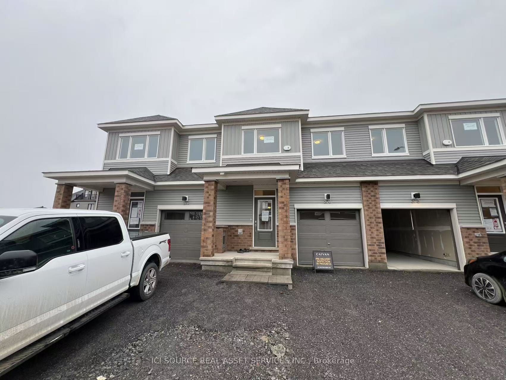 376 Les Emmerson Dr, Leased in Ottawa - eXp Realty