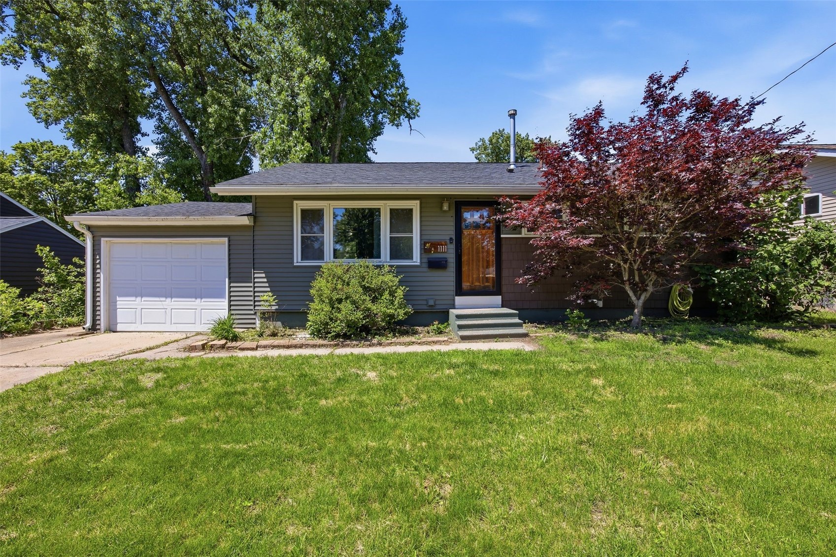 1111 Harold Dr Se, For Sale in Cedar Rapids - eXp Realty