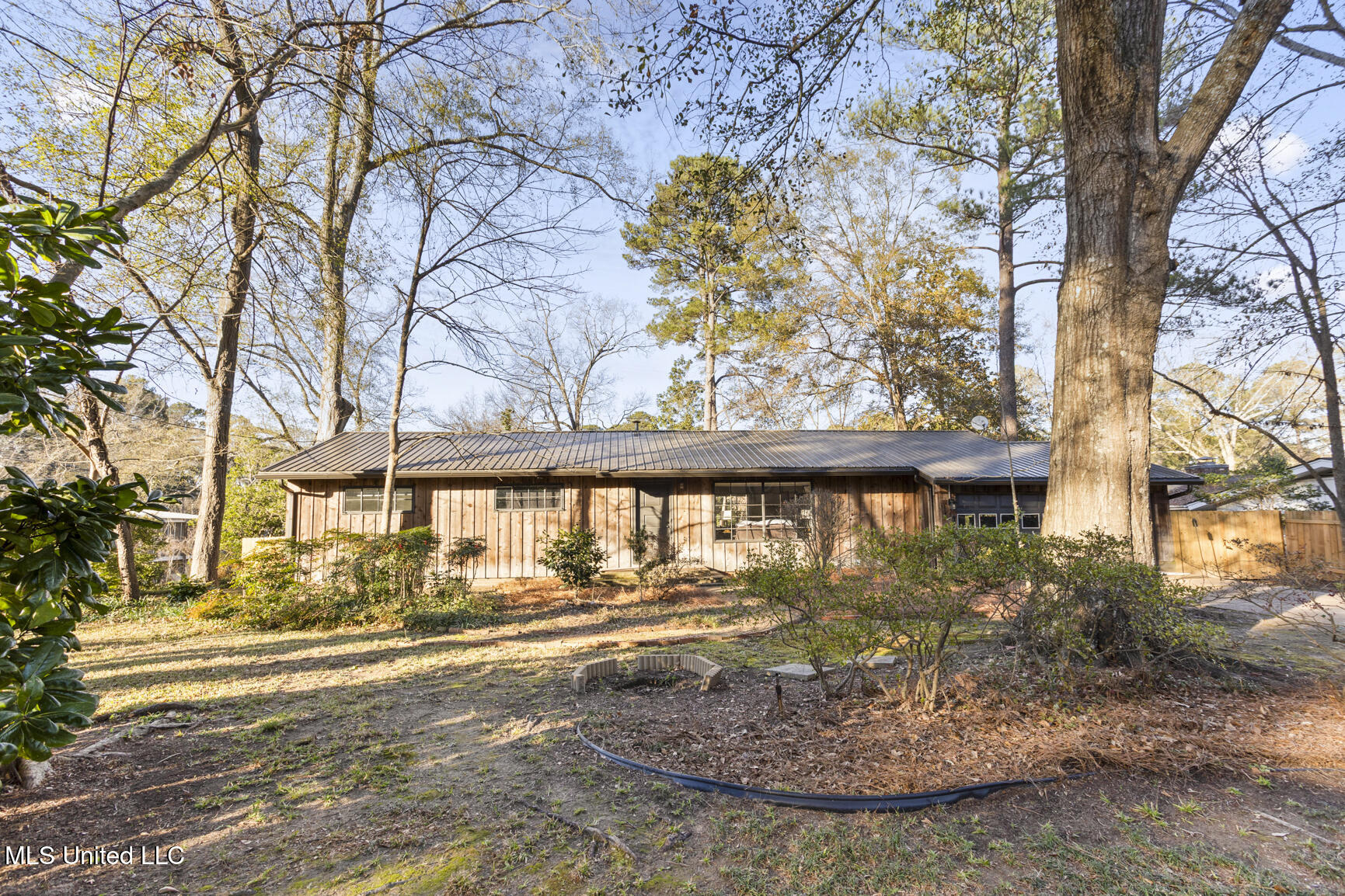 1816 Douglass Dr, For Sale in Jackson - eXp Realty