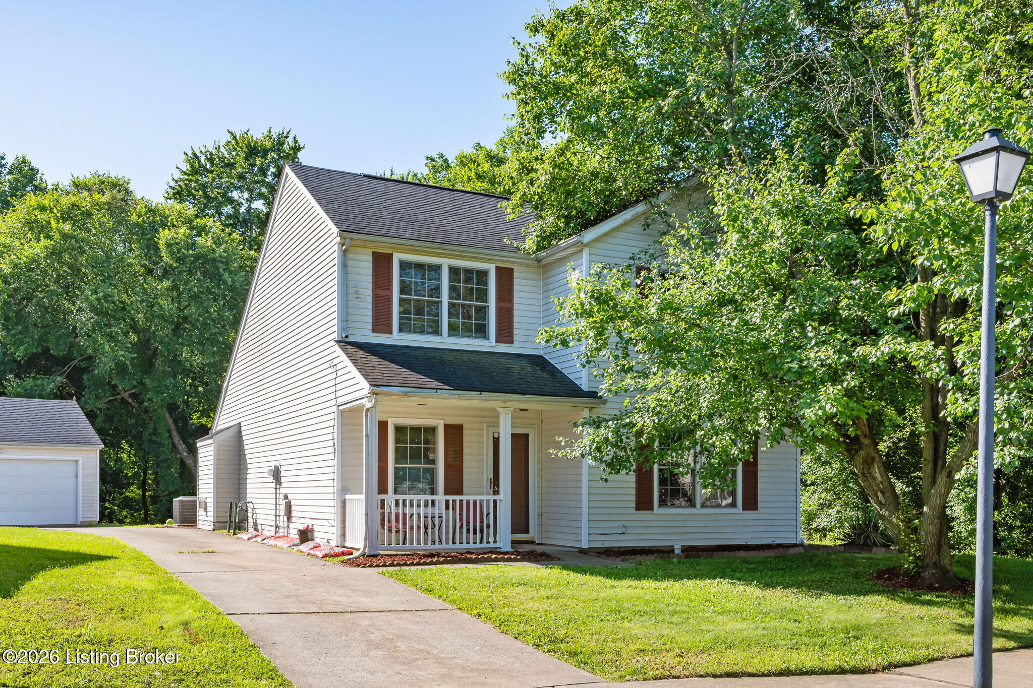 6302 Maravian Dr, For Sale in Louisville - eXp Realty