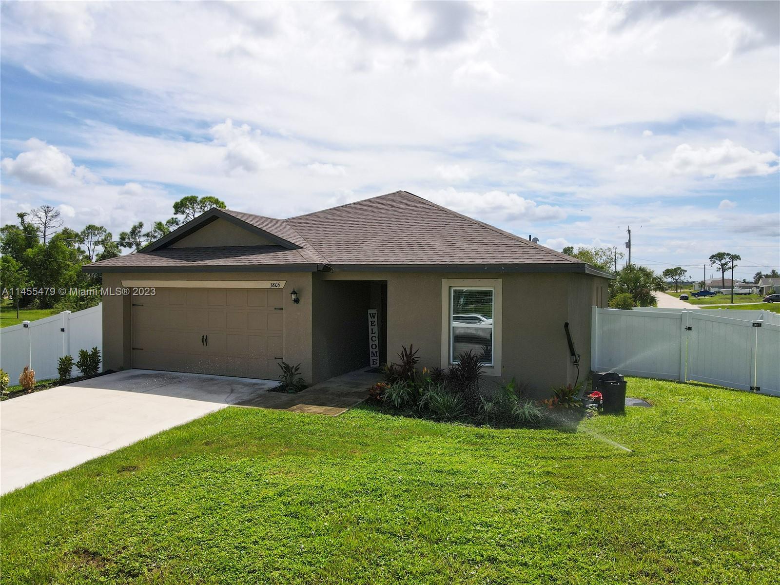 3806 Nw 43rd Street, For Sale in Cape Coral - Zoocasa