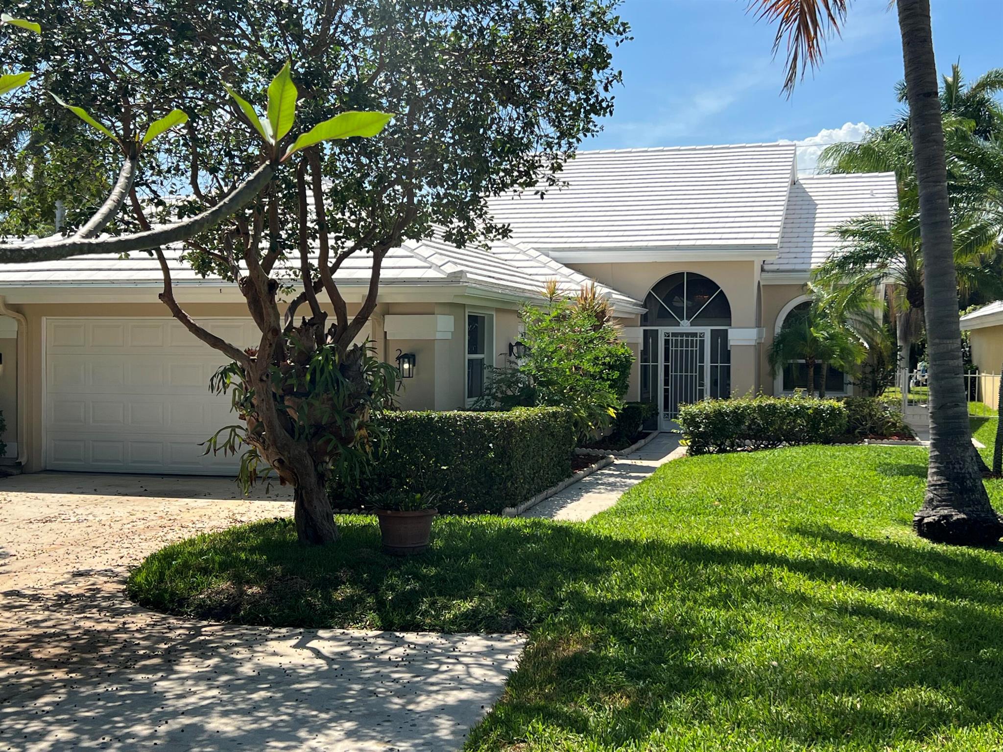 2387 Oak Tree Ln, For Sale in West Palm Beach - eXp Realty