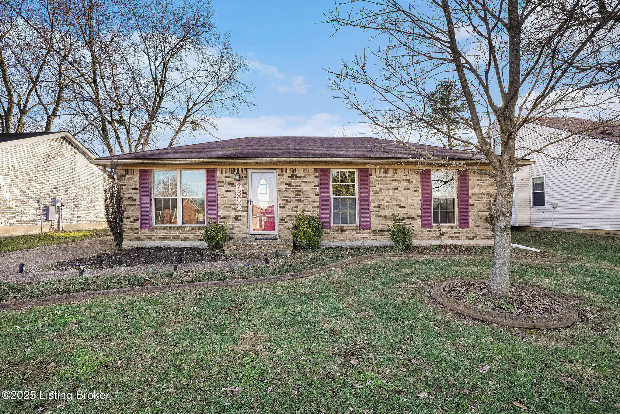 7300 Chestnut Tree Ln, For Sale in Louisville - eXp Realty