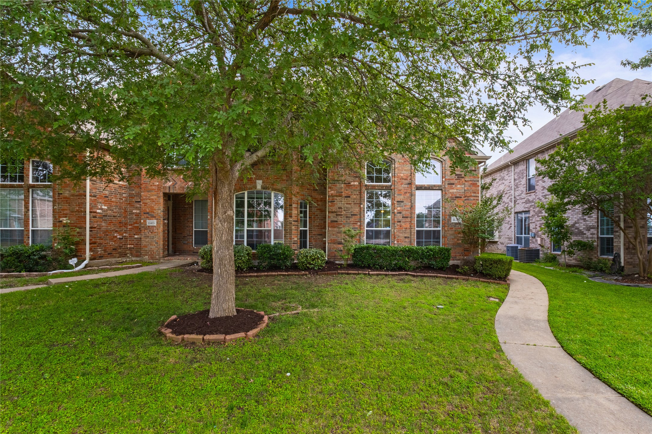 11393 Chaucer Dr, For Sale in Frisco - eXp Realty