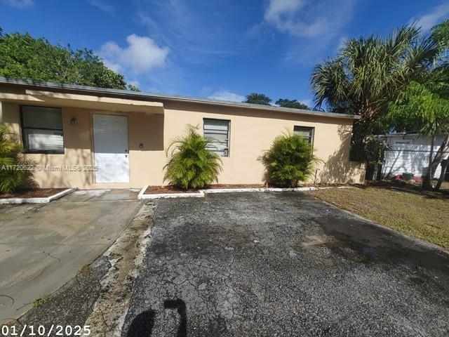 1613 Nw 12th St, For Sale in Fort Lauderdale - Zoocasa