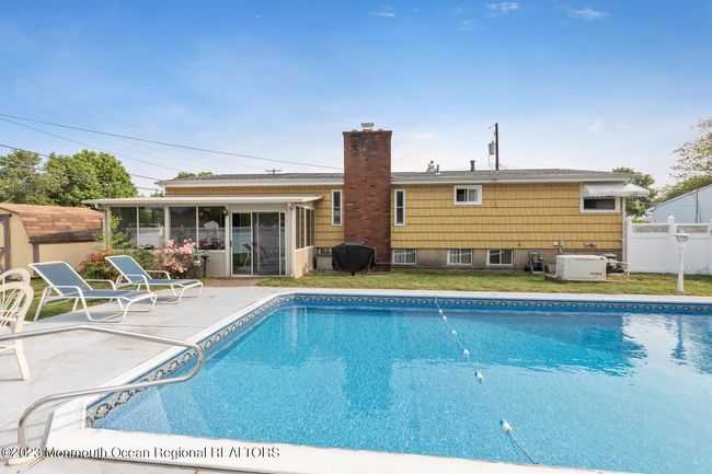 1 Georgetown Lane, Sold in Hazlet - Zoocasa