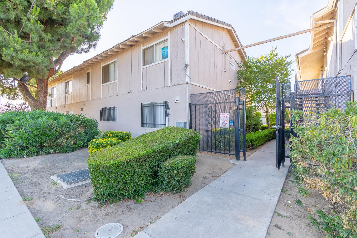 1905 E Pontiac Way, For Sale in Fresno - eXp Realty