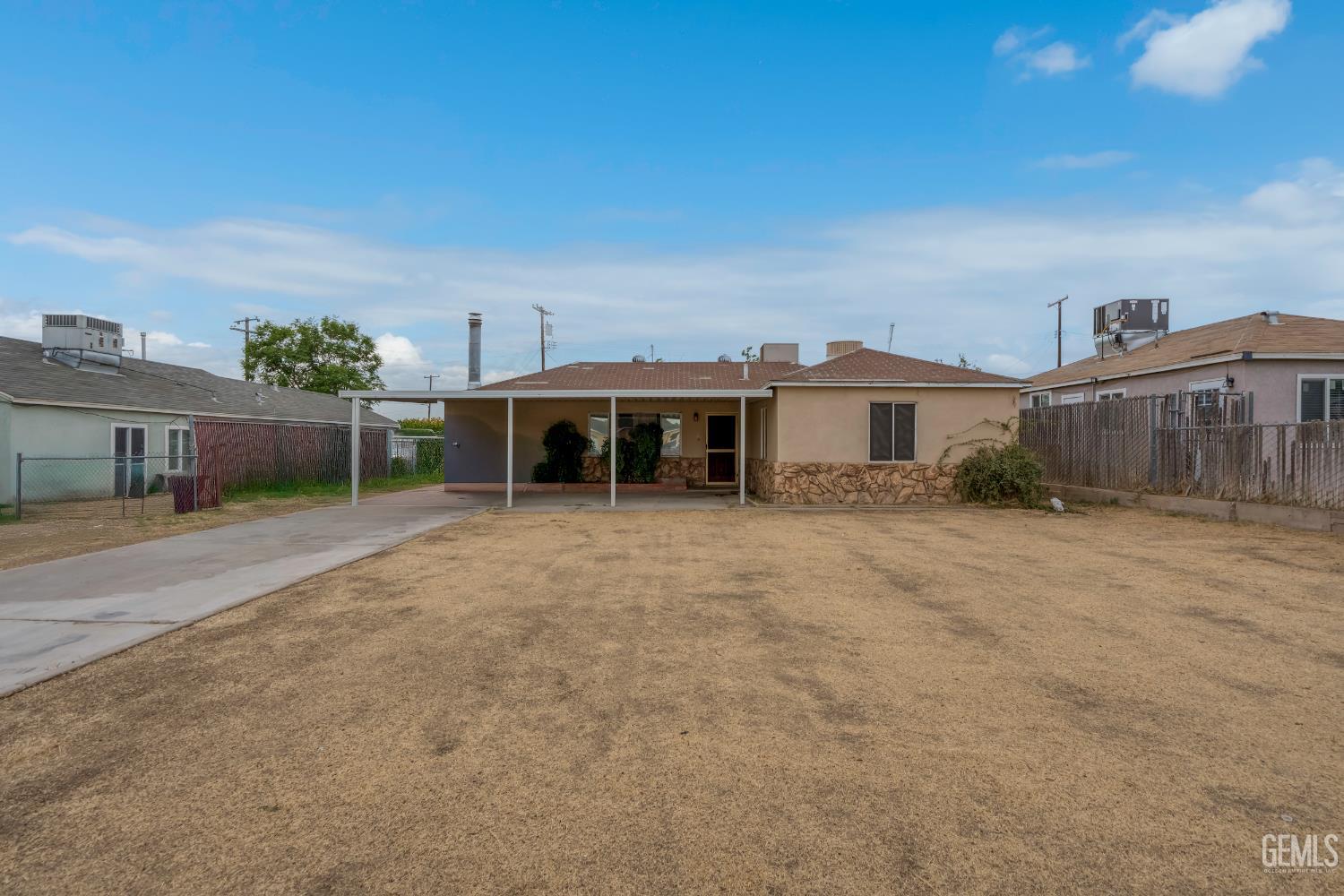 1404 Royal Way, For Sale in Bakersfield - eXp Realty