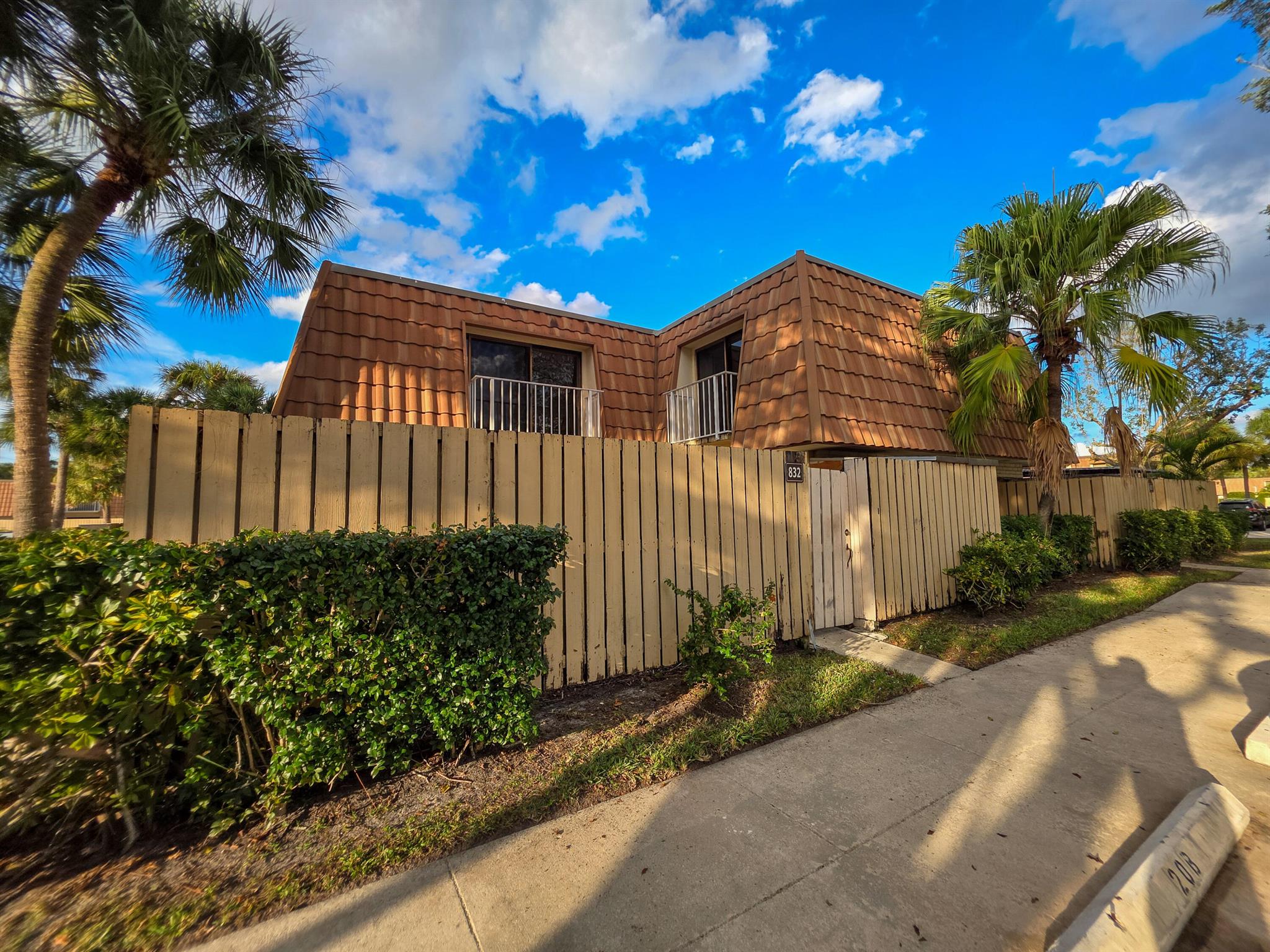 832 Blue Ridge Cir, For Sale in West Palm Beach - eXp Realty