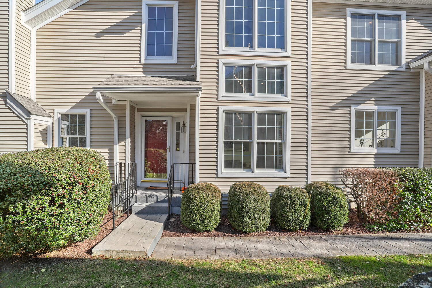 42 - 42 Regency Circle, Sold in Trumbull - eXp Realty