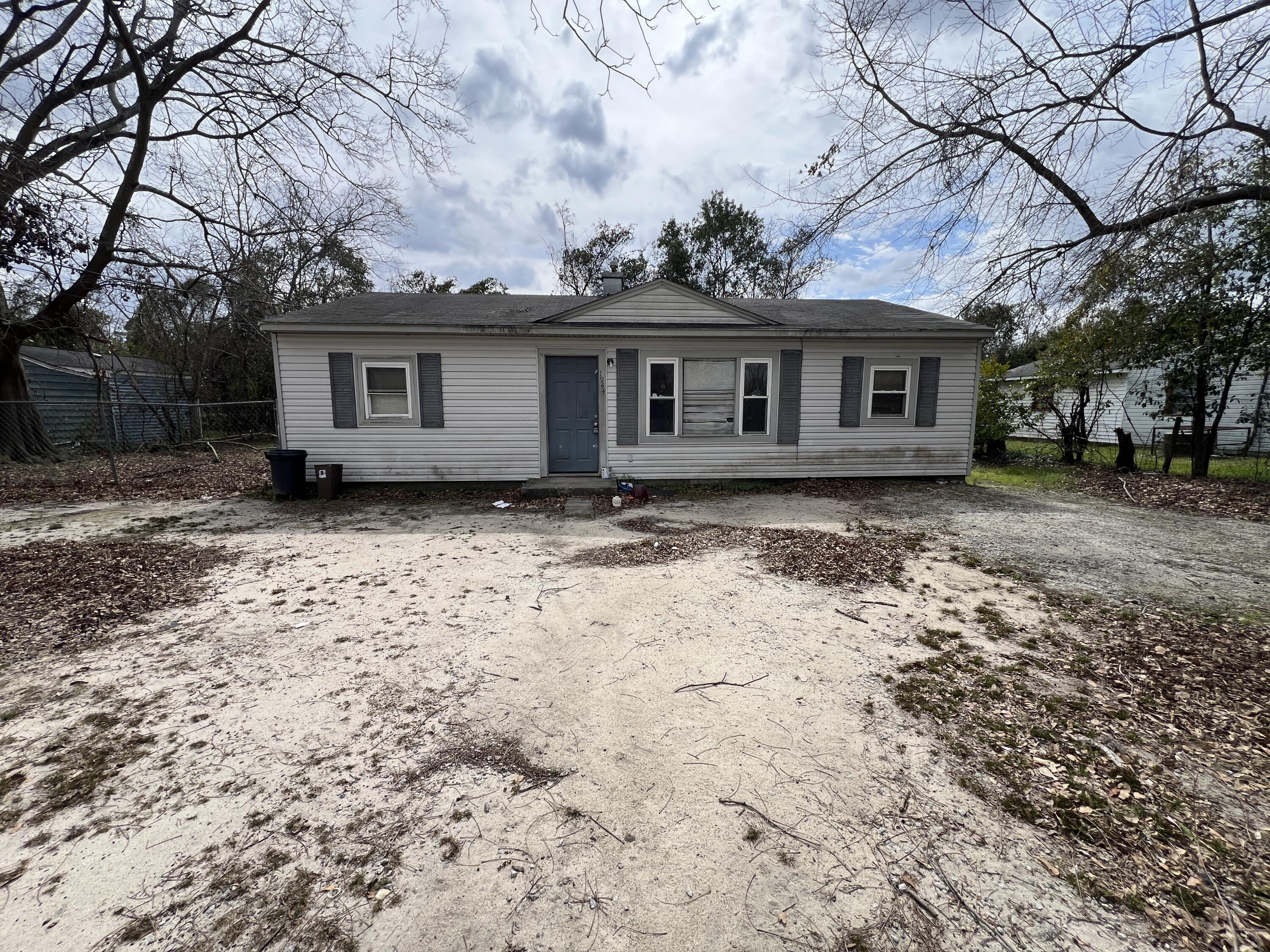 1944 Williams Drive, For Sale in Augusta - Zoocasa