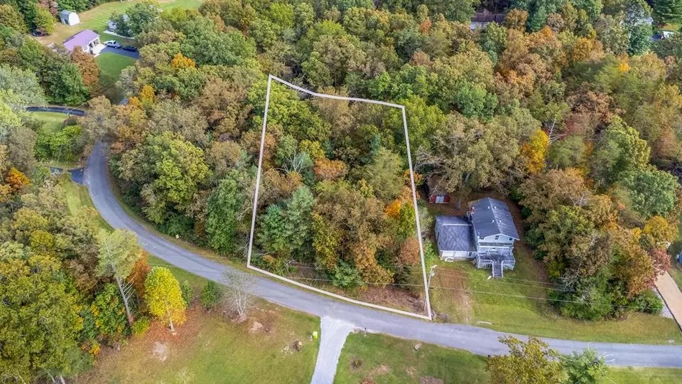 1528 Cherokee Rd E, For Sale in Crossville - eXp Realty
