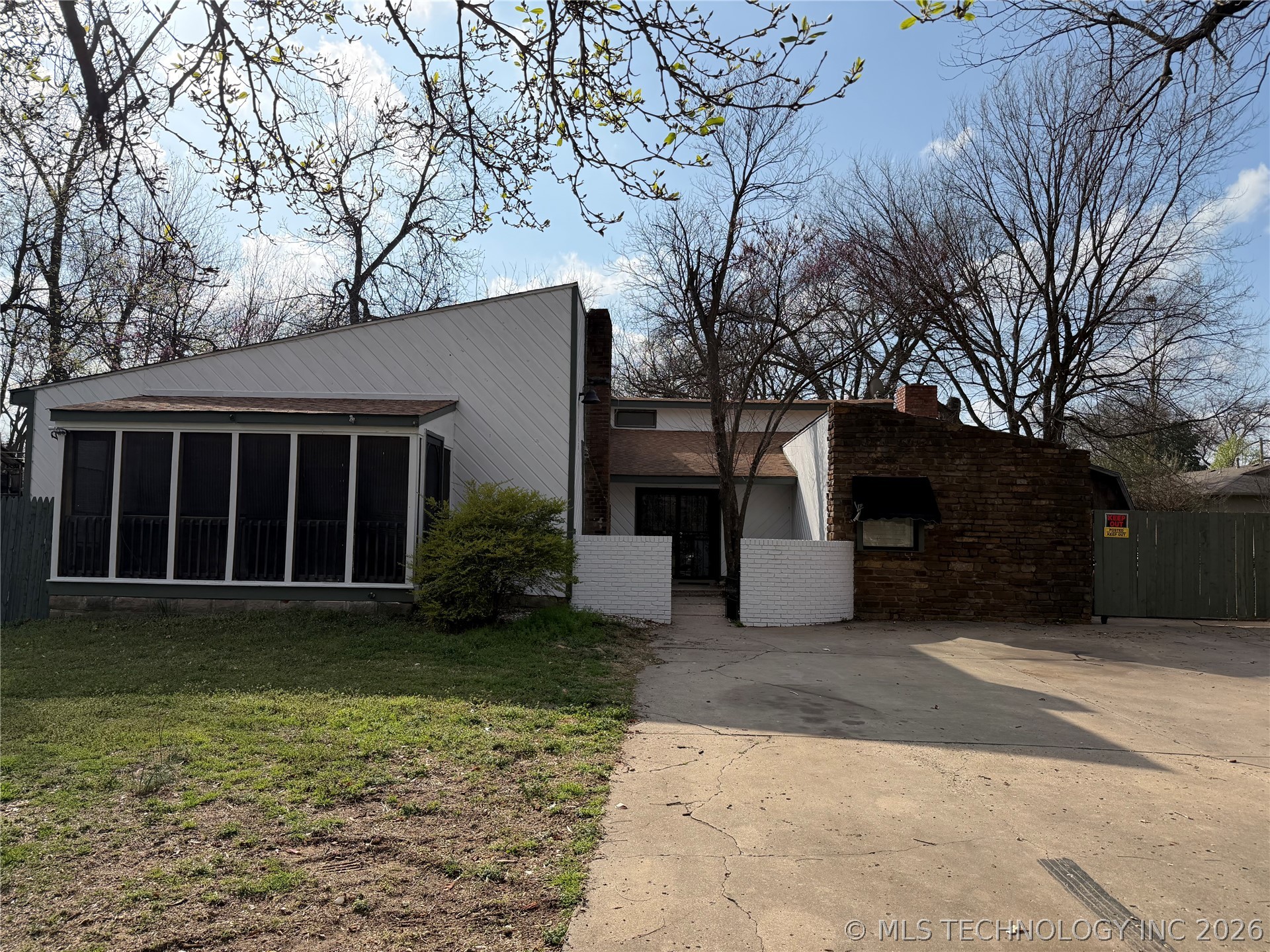 5212 Columbia Pl, For Sale in Tulsa - eXp Realty