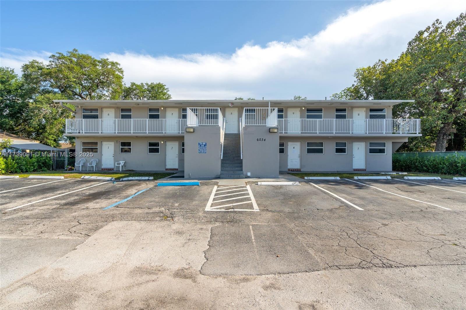 2 - 6034 Arthur St, For Rent in Hollywood - Zoocasa