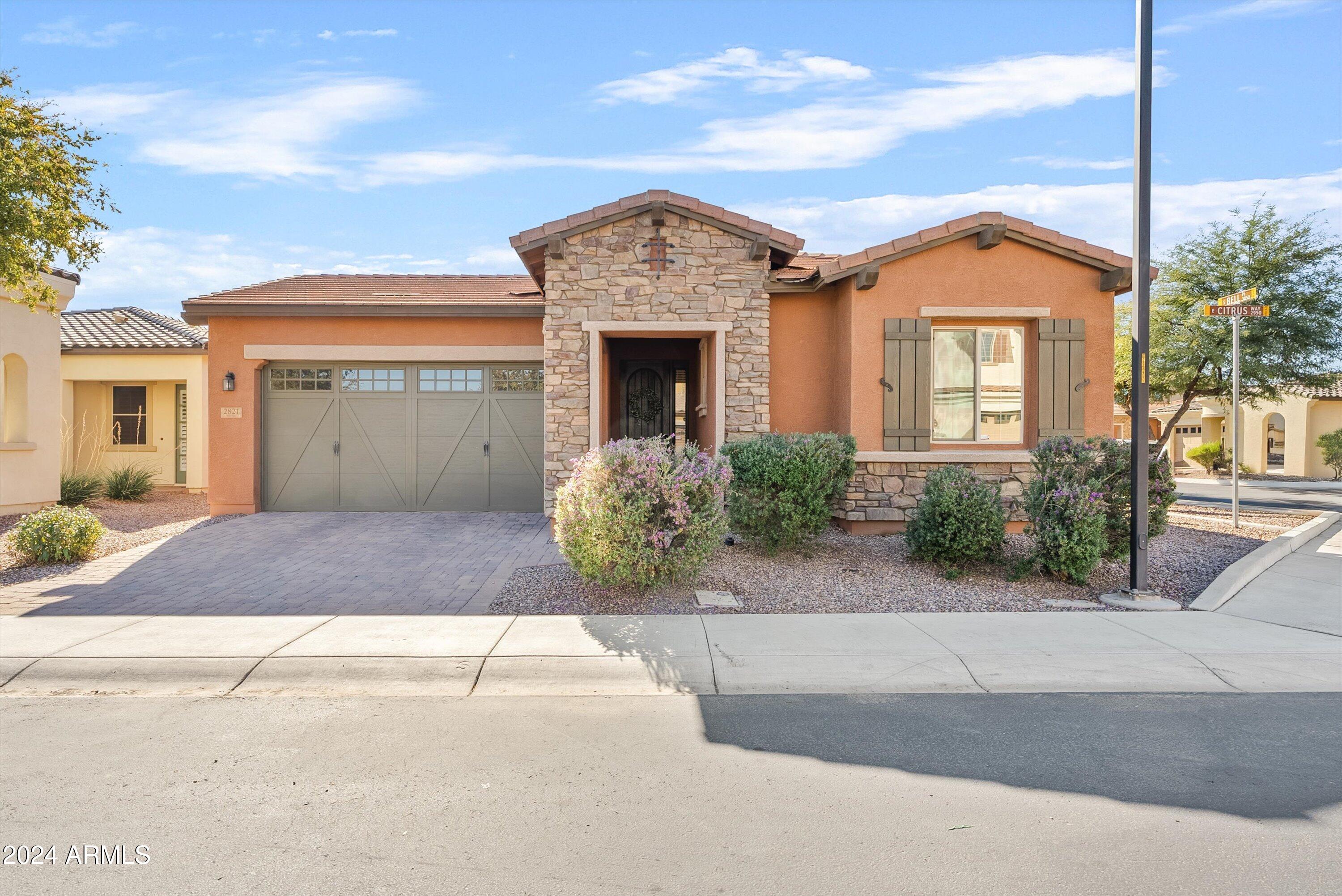 2821 E Citrus Way, Sold in Chandler - Zoocasa