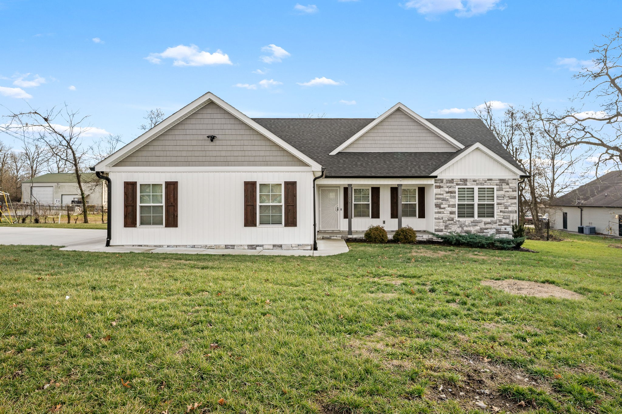 104 Rolling Rd, For Sale in Shelbyville - eXp Realty