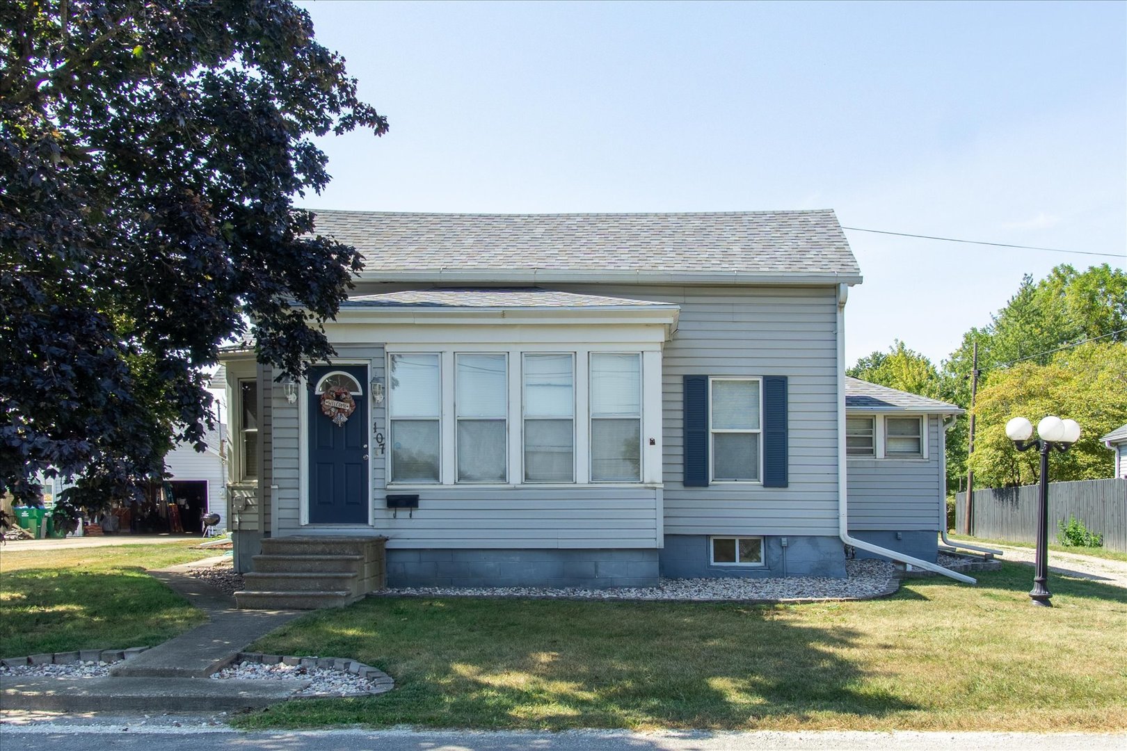 107 S 5 Th Ave, Sold in Mendota - eXp Realty