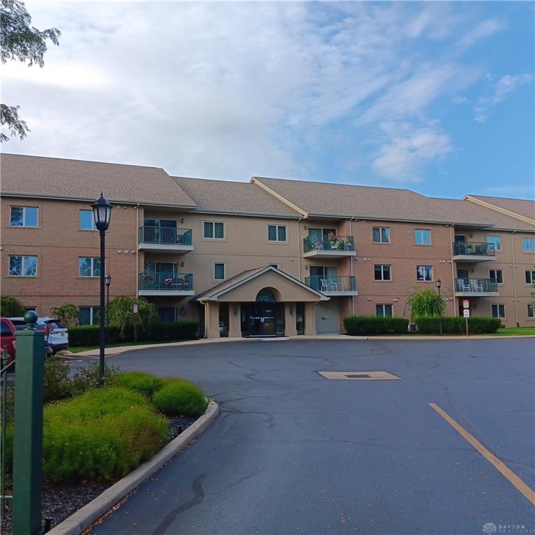 303 - 3170 E Stroop Road, For Sale in Dayton - Zoocasa