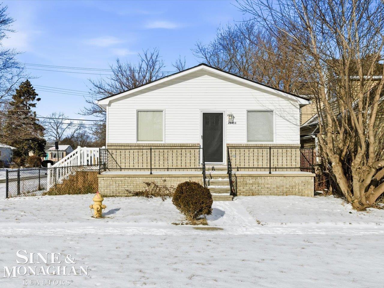 20411 E 14 Mile Rd, For Sale in Clinton Township - eXp Realty