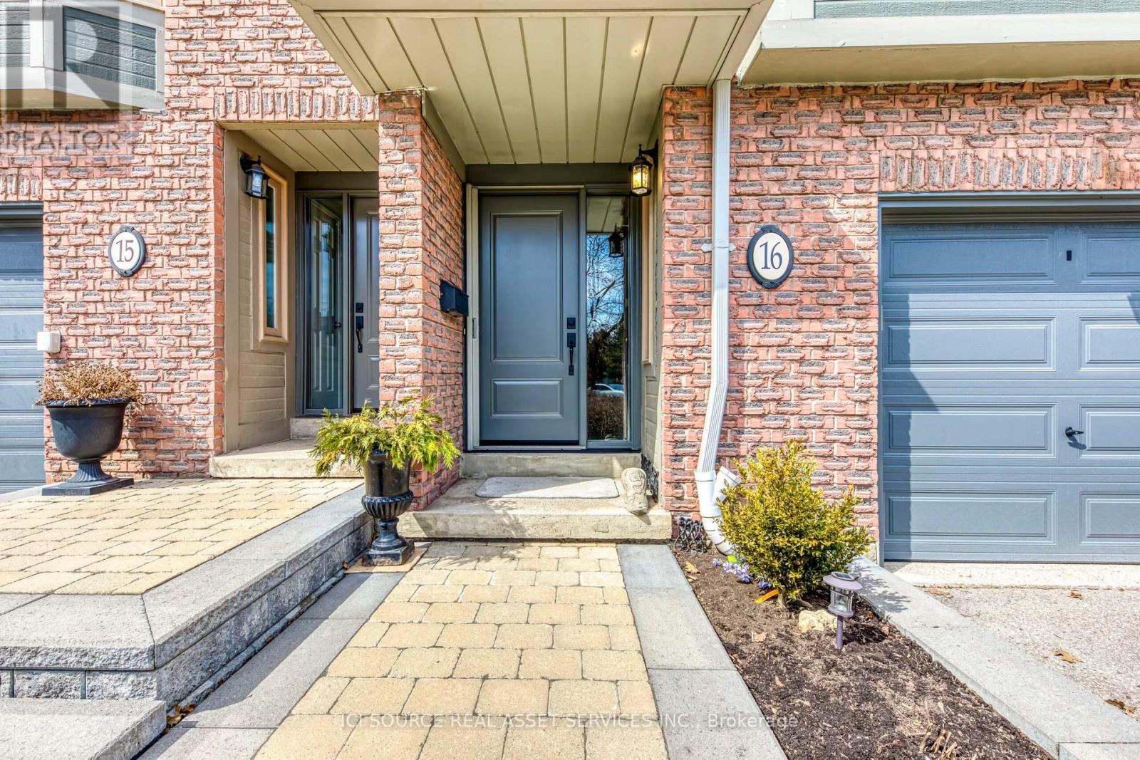 16 - 3100 Fifth Line W, For Sale in Mississauga (Erin Mills) - Zoocasa