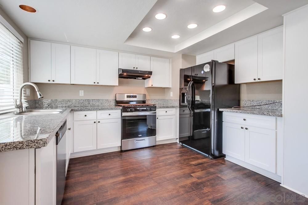 1341 Hiawatha Gln, Sold in Escondido - Zoocasa