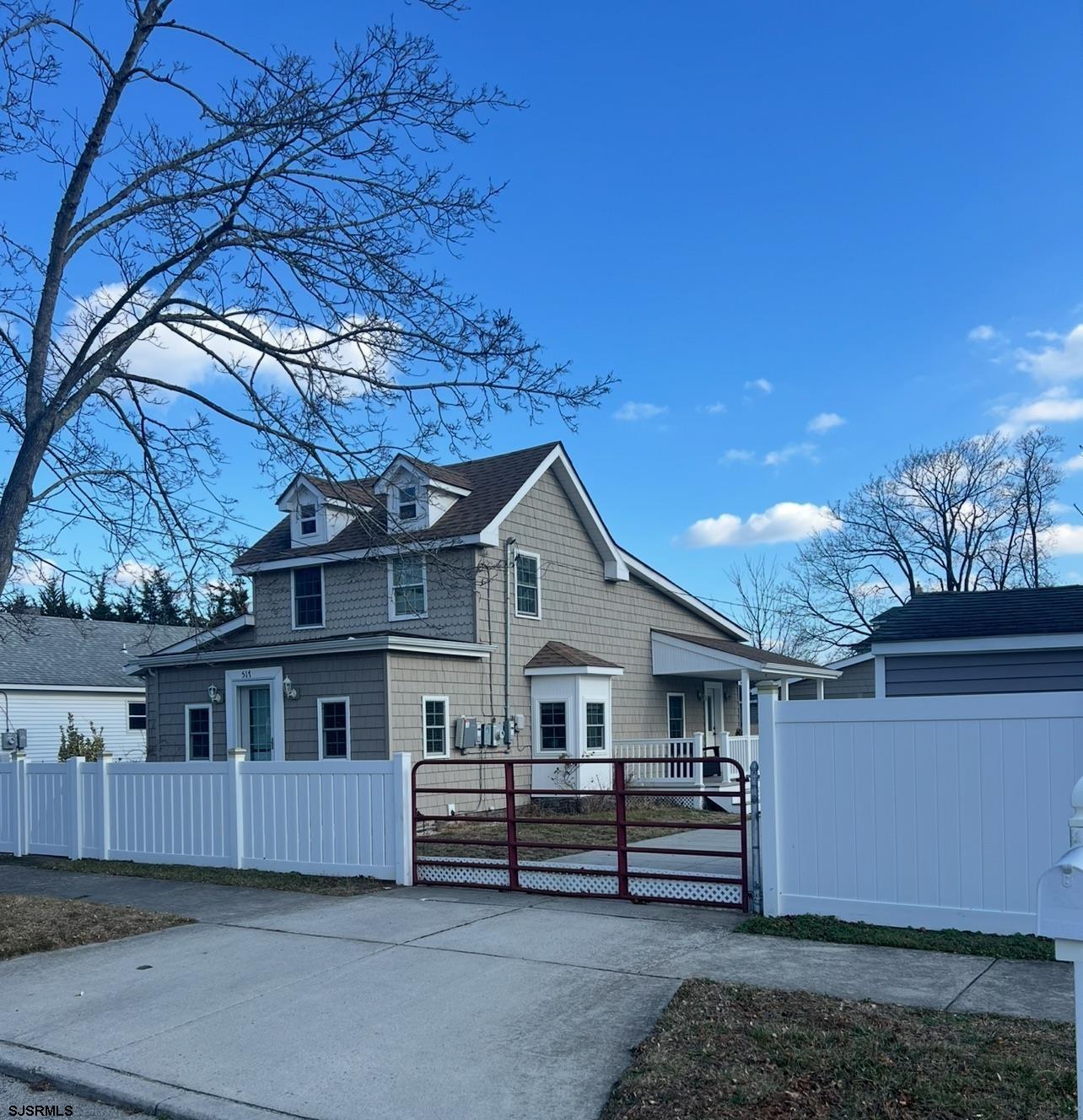 517 Jackson Ave, For Sale in Woodbine - eXp Realty