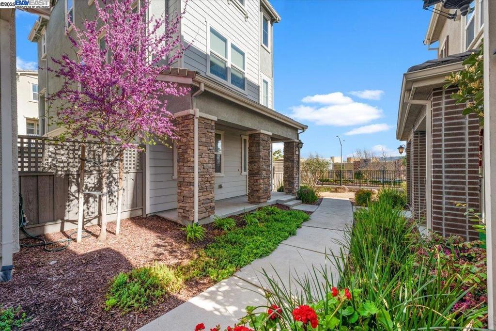 2880 Stringham Way, For Sale in Dublin - Zoocasa