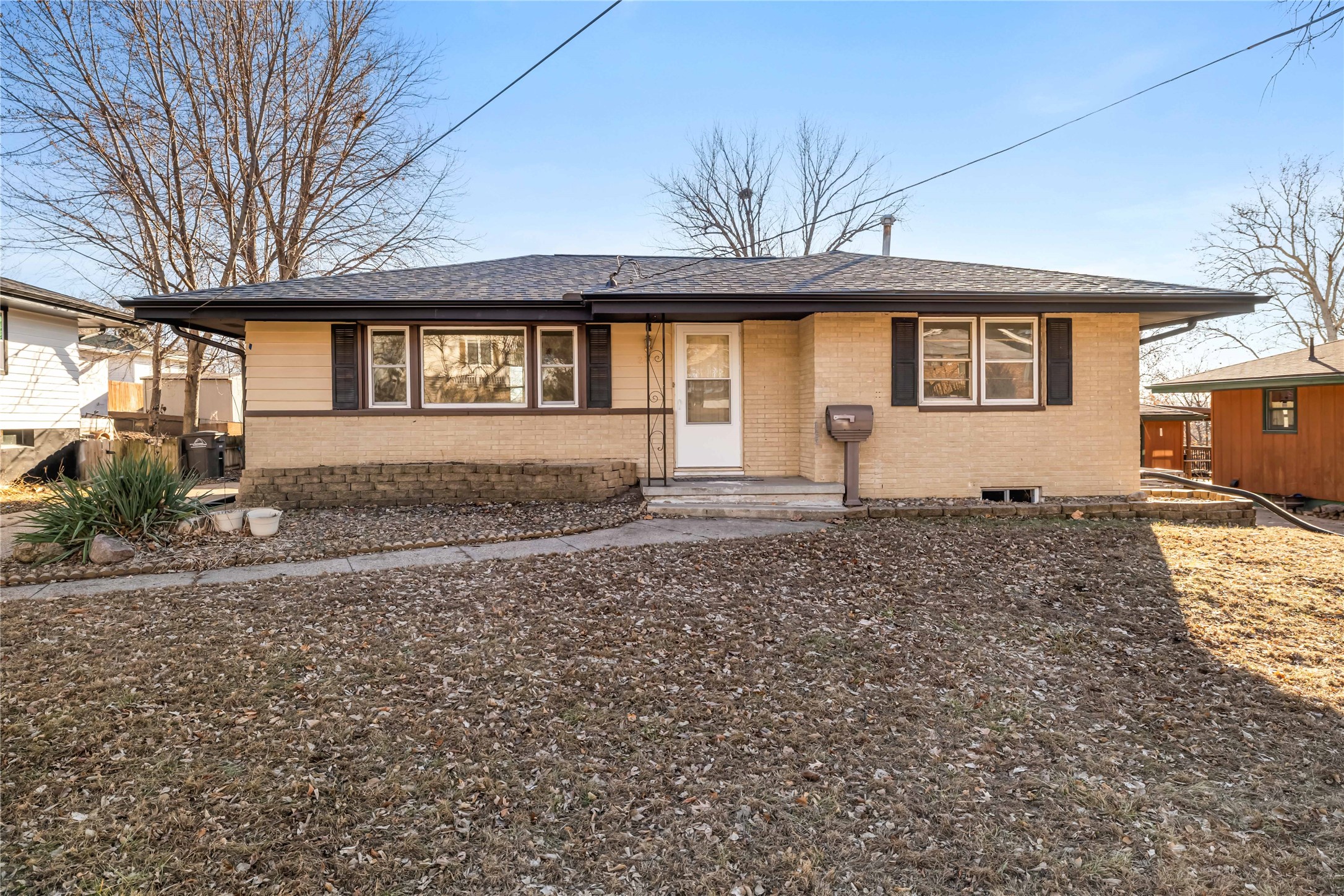 2407 E Tiffin Ave, For Sale in Des Moines - eXp Realty