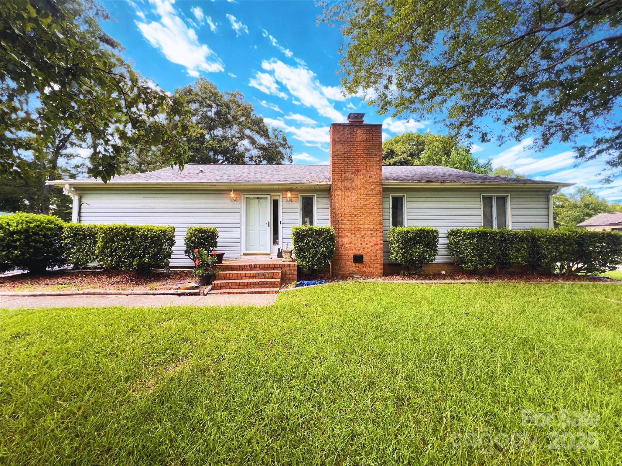 609 Catawba Cir N, For Sale in Matthews - eXp Realty